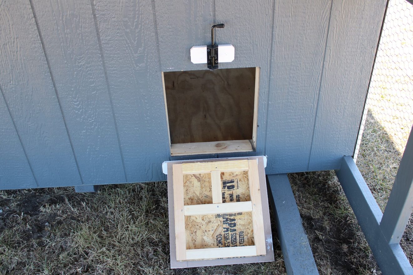 8'x12' Chicken Coop with 8' Run. Raised Nesting Boxes - Projective ...