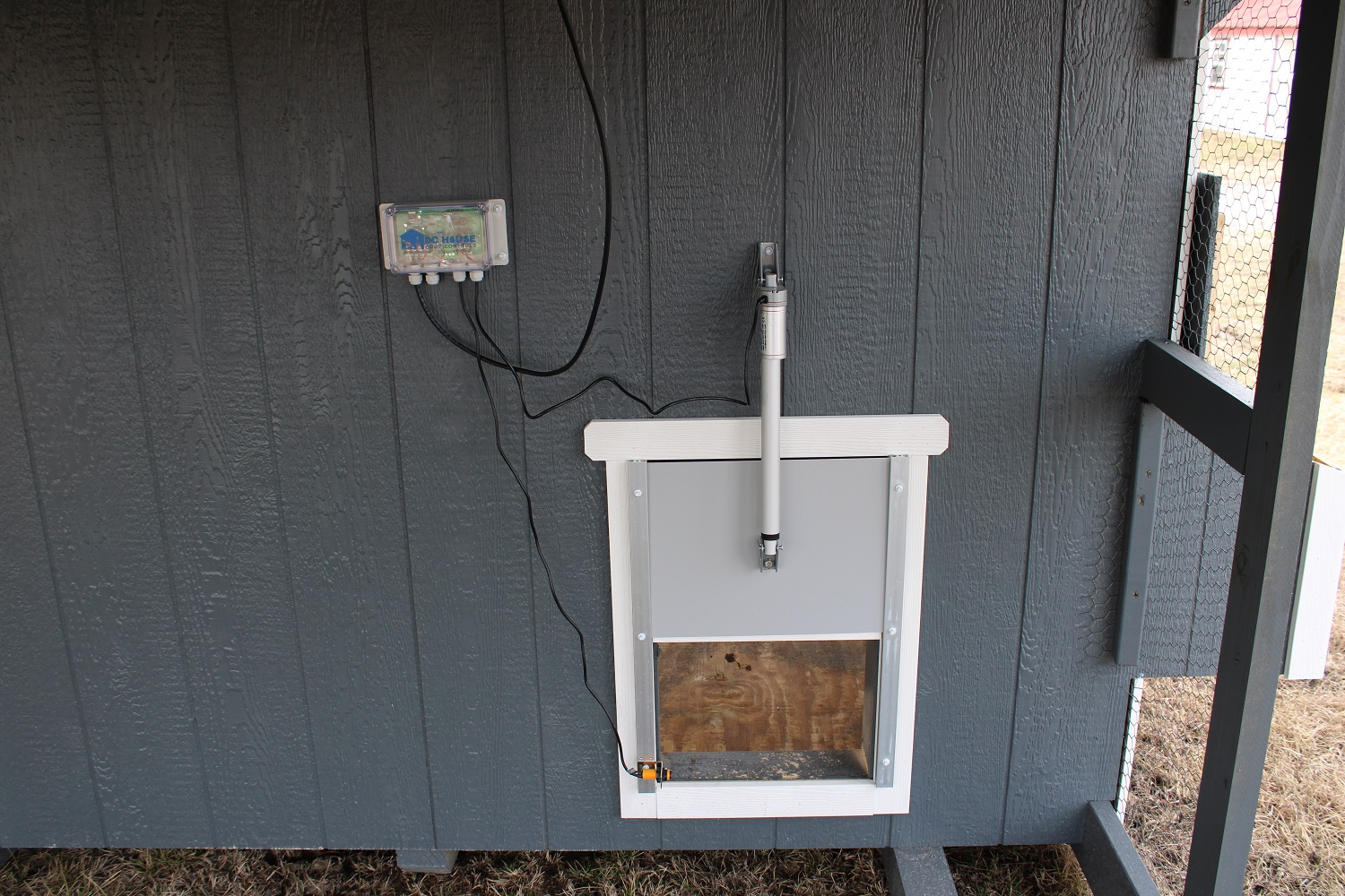 8'x12' Chicken Coop with 8' Run, Solar Chicken Door and 2 Separate 4 ...