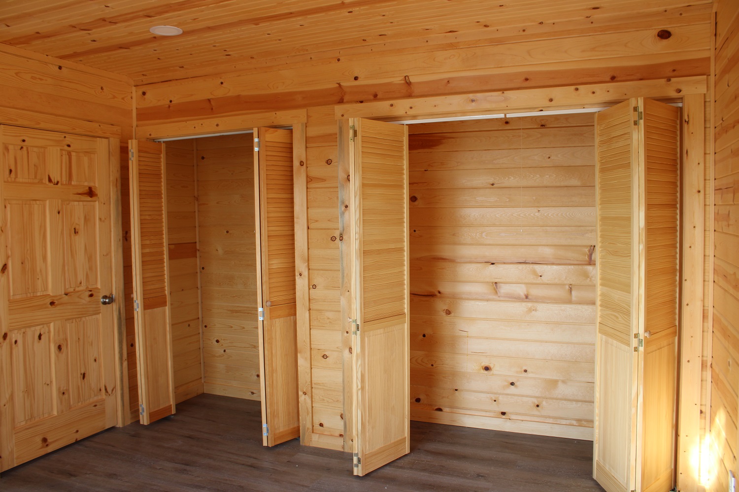 16'x42' Fully Finished Side Cabin with Peaked Dormers, Clawfoot Tub and ...