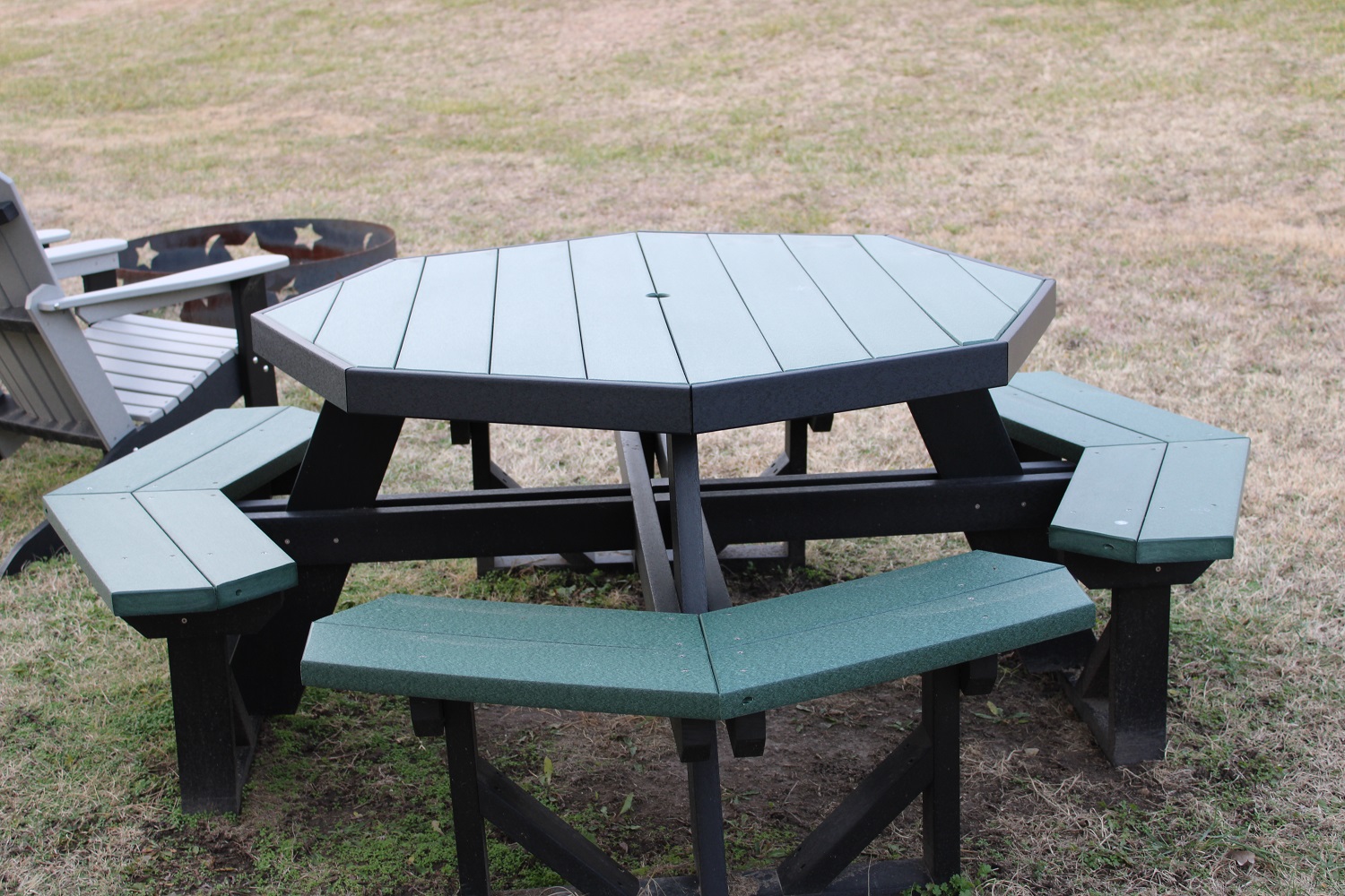 Composite (Recycled) Poly Octagon Picnic Table. Turf Green Black Base ...