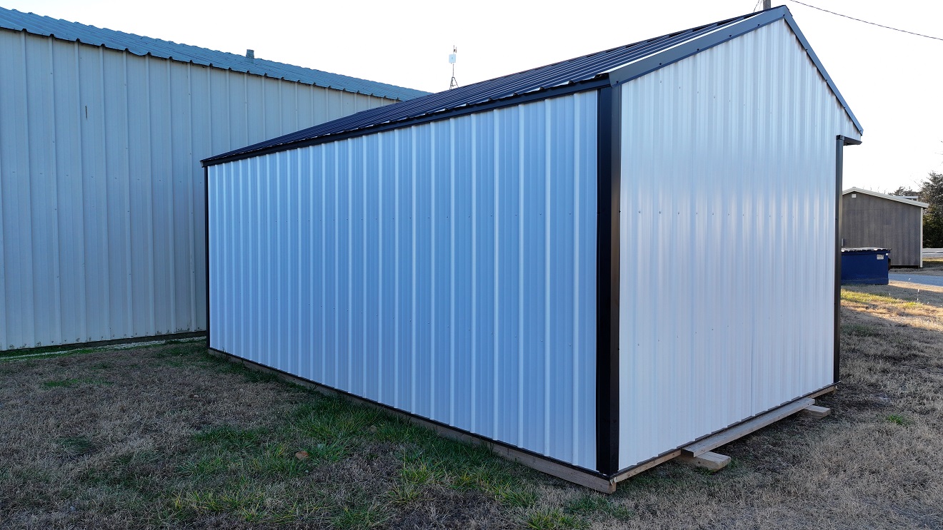 12'x20' Horse Loafing Shed with Tack Room - Projective Fabrication