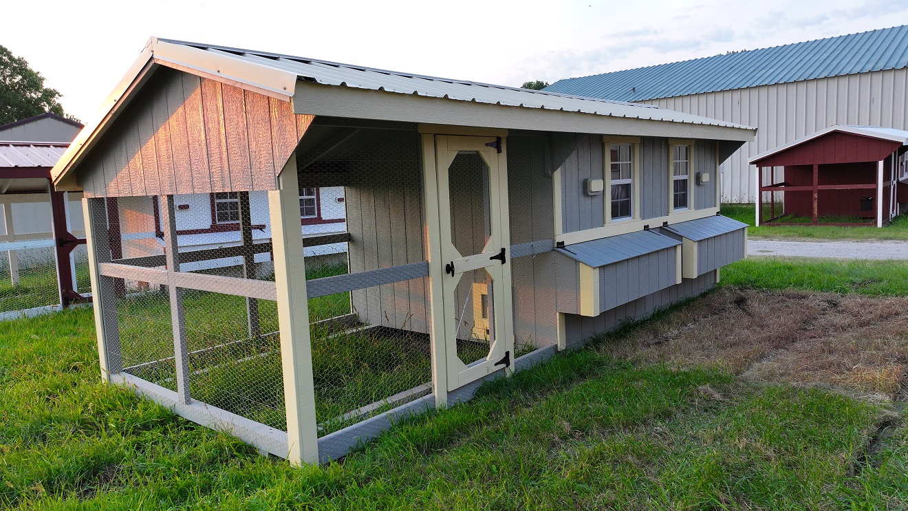 8'x12' Chicken Coop with 8' Run and two 4-Section Nesting Boxes ...